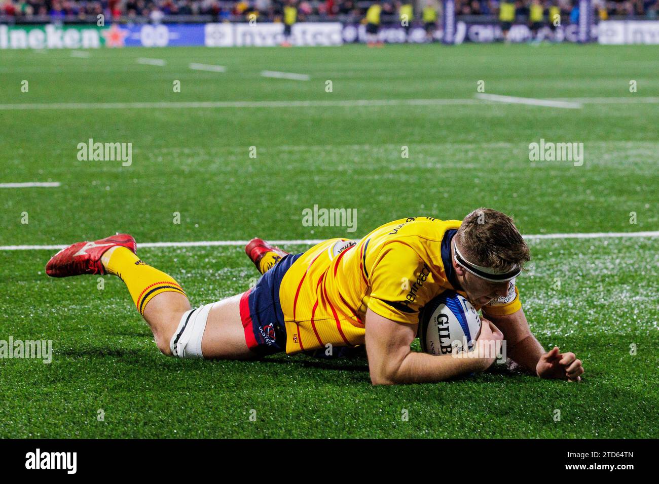 Ulster's Matty Rea scores their side's third try during the Investec ...