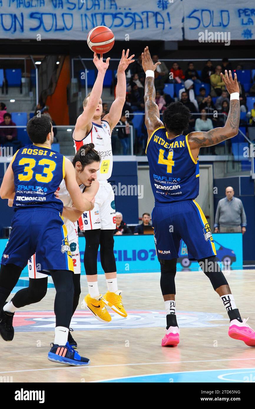 Andrea Amato (Urania Basket Milano) & Tyler Wideman (Elachem Vigevano ...