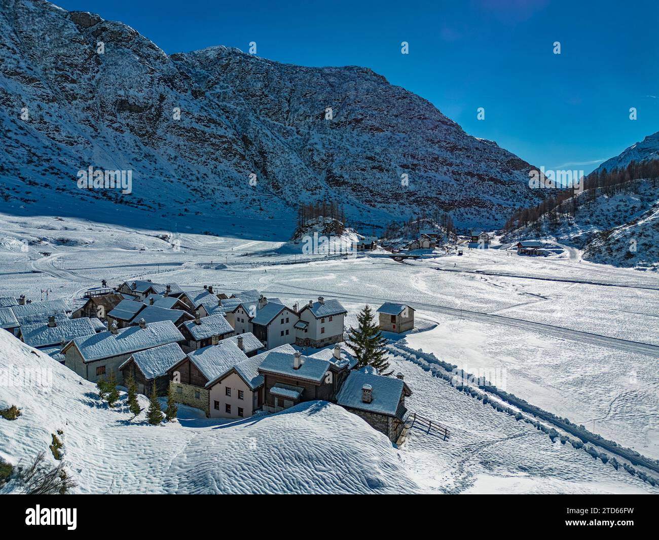 Winter landscape of Riale plain in Formazza Valley Stock Photo - Alamy