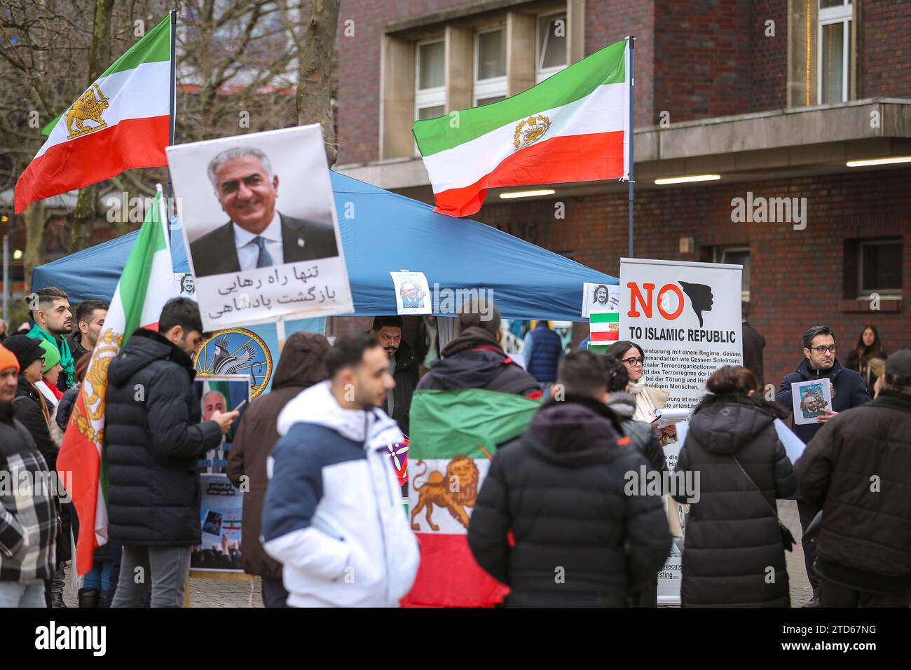 Against mullah regime hi-res stock photography and images - Alamy