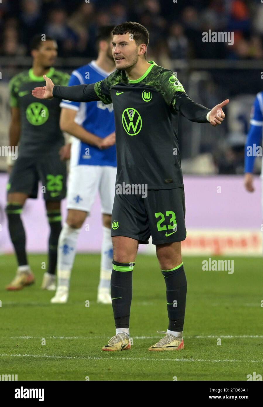 Jonas Wind fotografiert beim Fußball Bundesliga Spiel Darmstadt. 98 ...