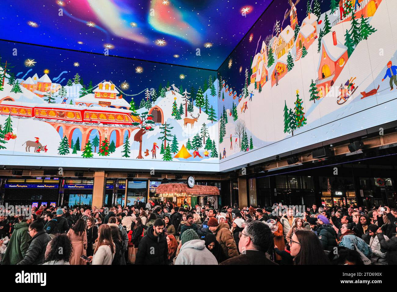 London, UK. 16th Dec, 2023. People watch the "Step into Christmas ...