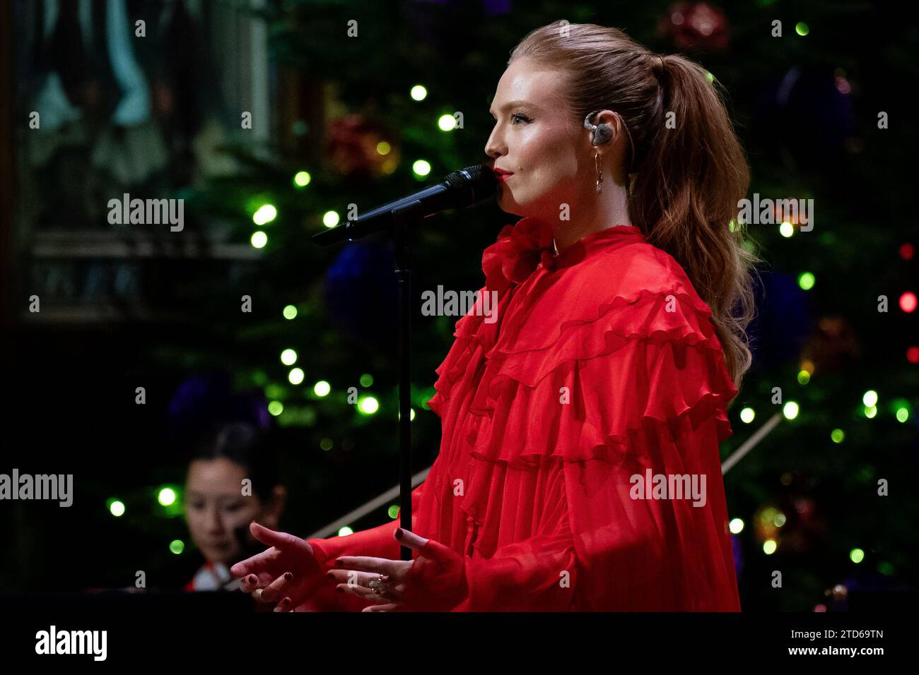 Freya Ridings sings Merry Christmas Everyone during the Royal Carols ...