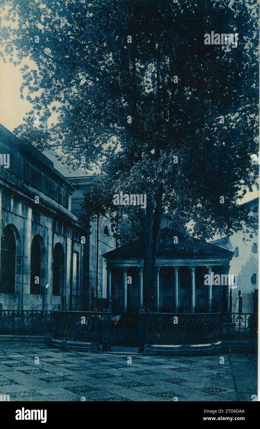 Guernica (Vizcaya), 1930 (CA.). The new Guernica tree next to the ...