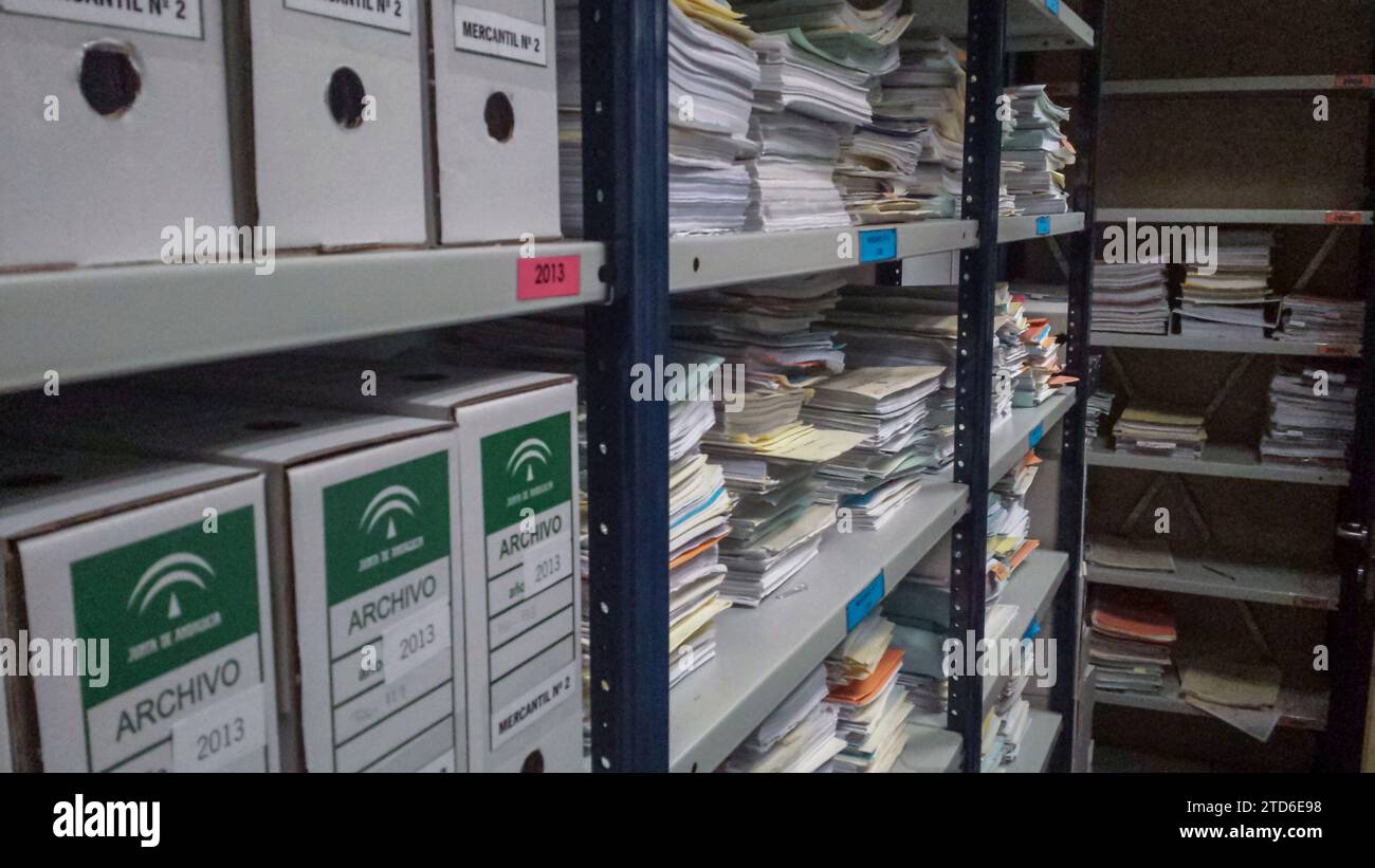 Seville. 09-25-2014. Commercial Courts 1 and 2 Delays, Collapses, Piled ...
