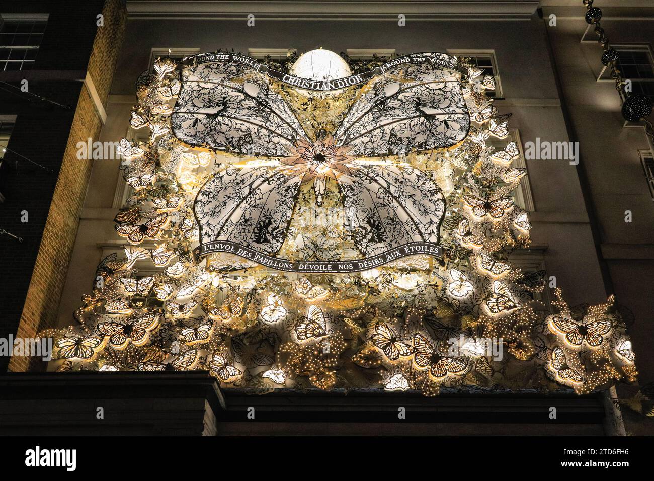 London, UK. 16th Dec, 2023. A festive light display at the Dior store ...