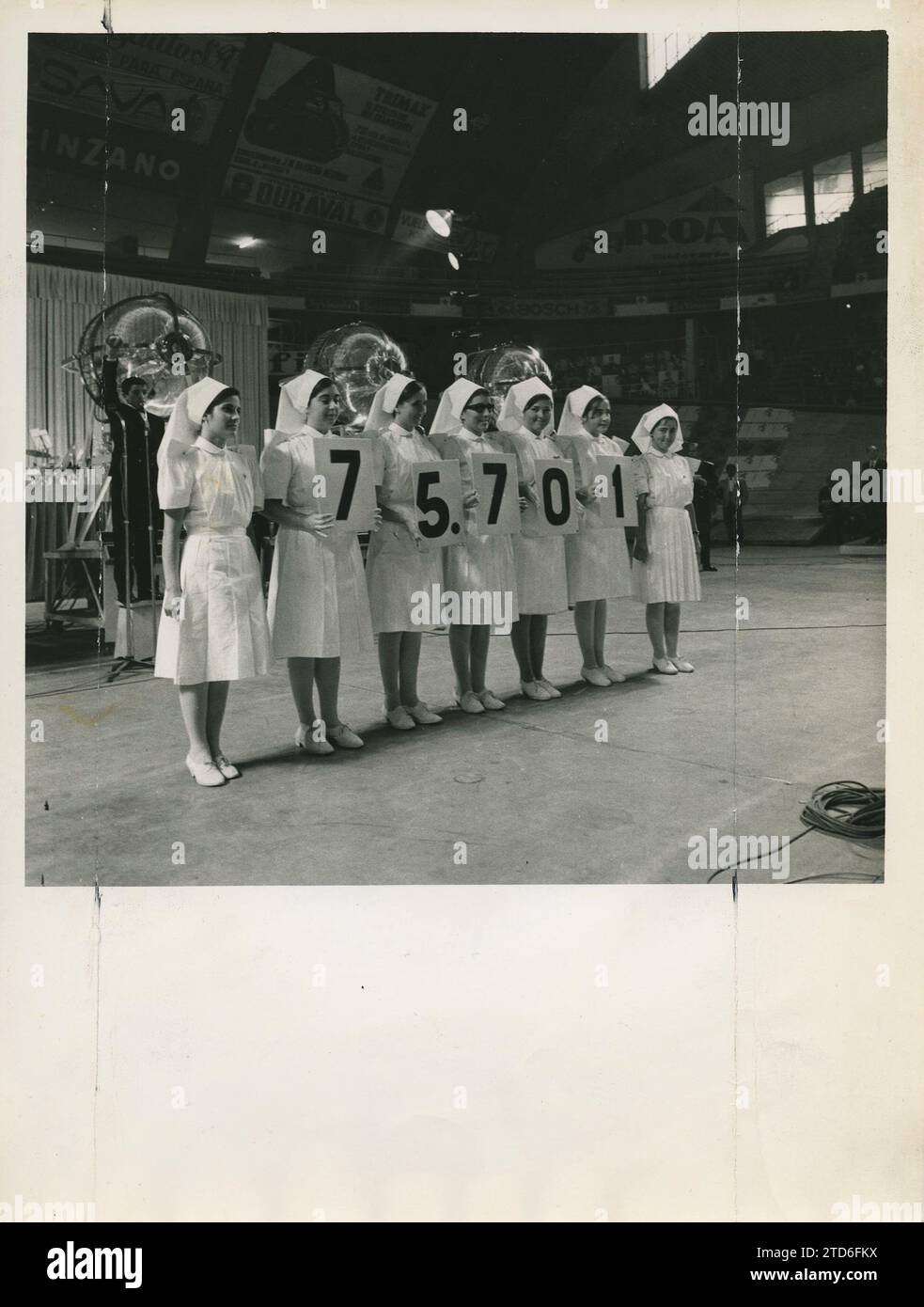 10 15 1963 FOR THE SPANISH RED CROSS Yesterday s Draw Offered This 10-15-1963-for-the-spanish-red-cross-yesterday-s-draw-offered-this