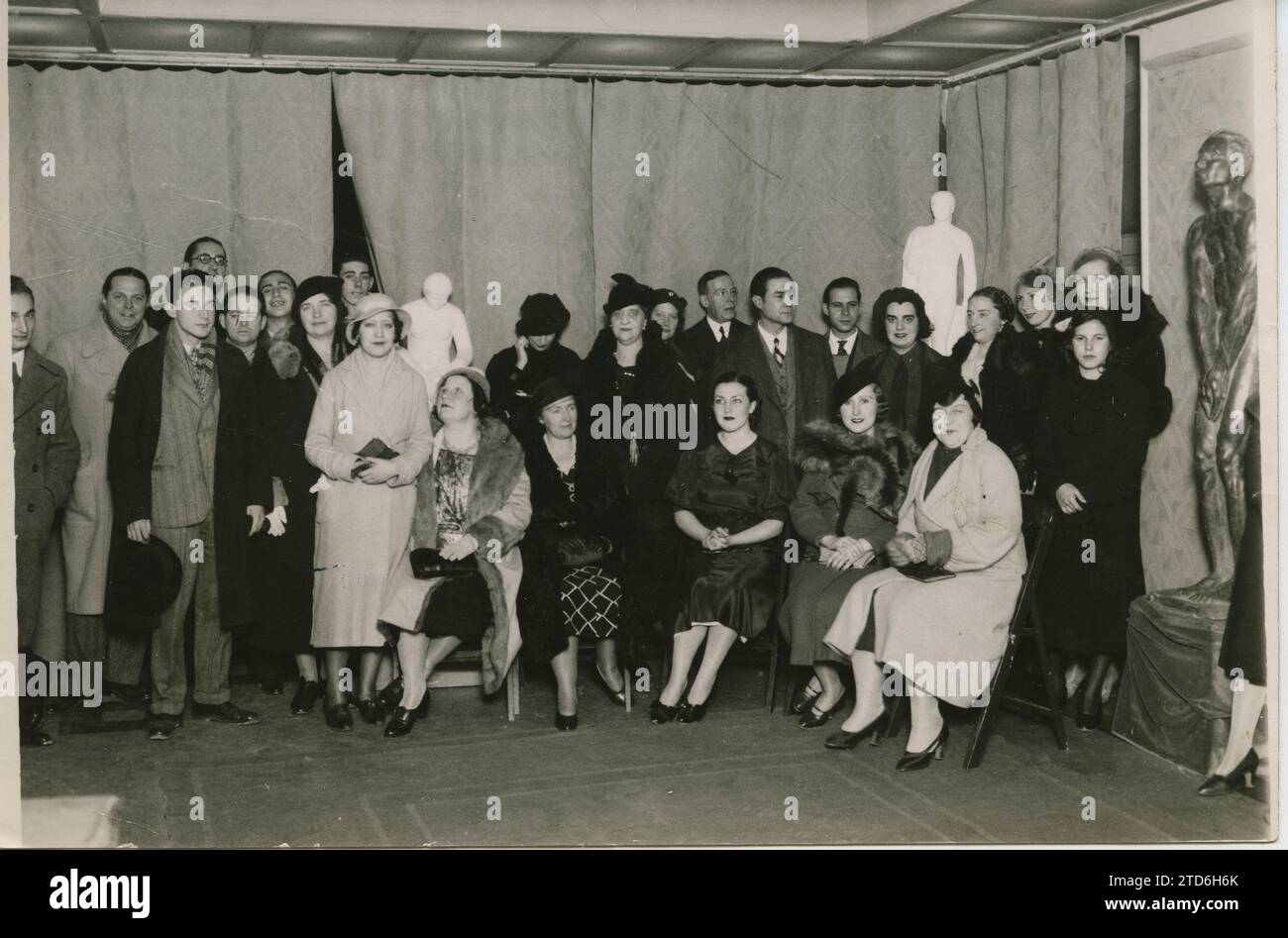 Madrid, 01/10/1930. Group of attendees at the opening of the exhibition ...
