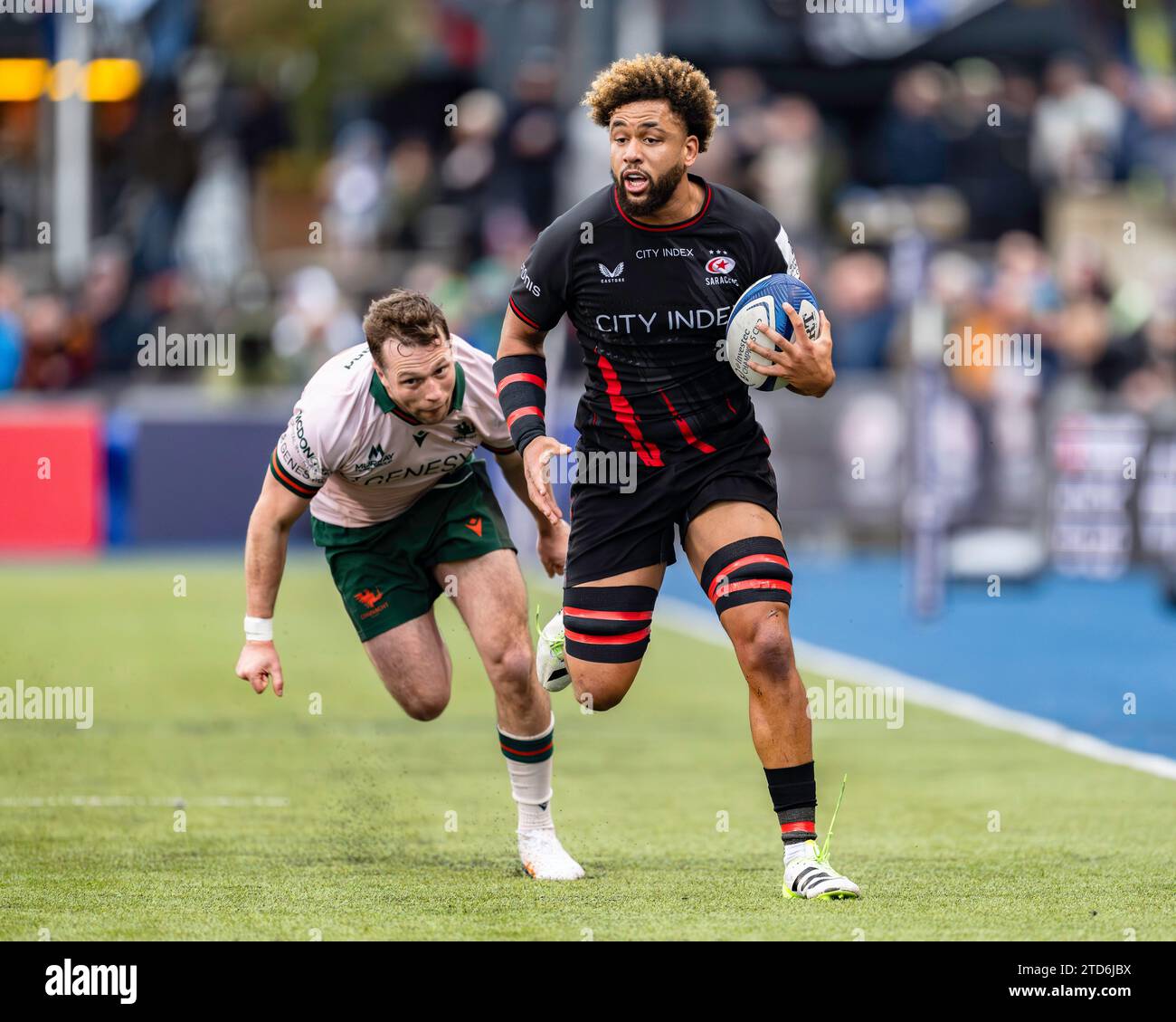 LONDON, UNITED KINGDOM. 16th, Dec 2023. Andy Christie of Saracens ...