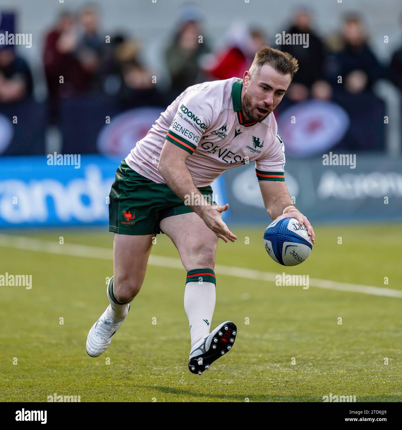 LONDON, UNITED KINGDOM. 16th, Dec 2023. JJ Hanrahan of Connacht Rugby ...