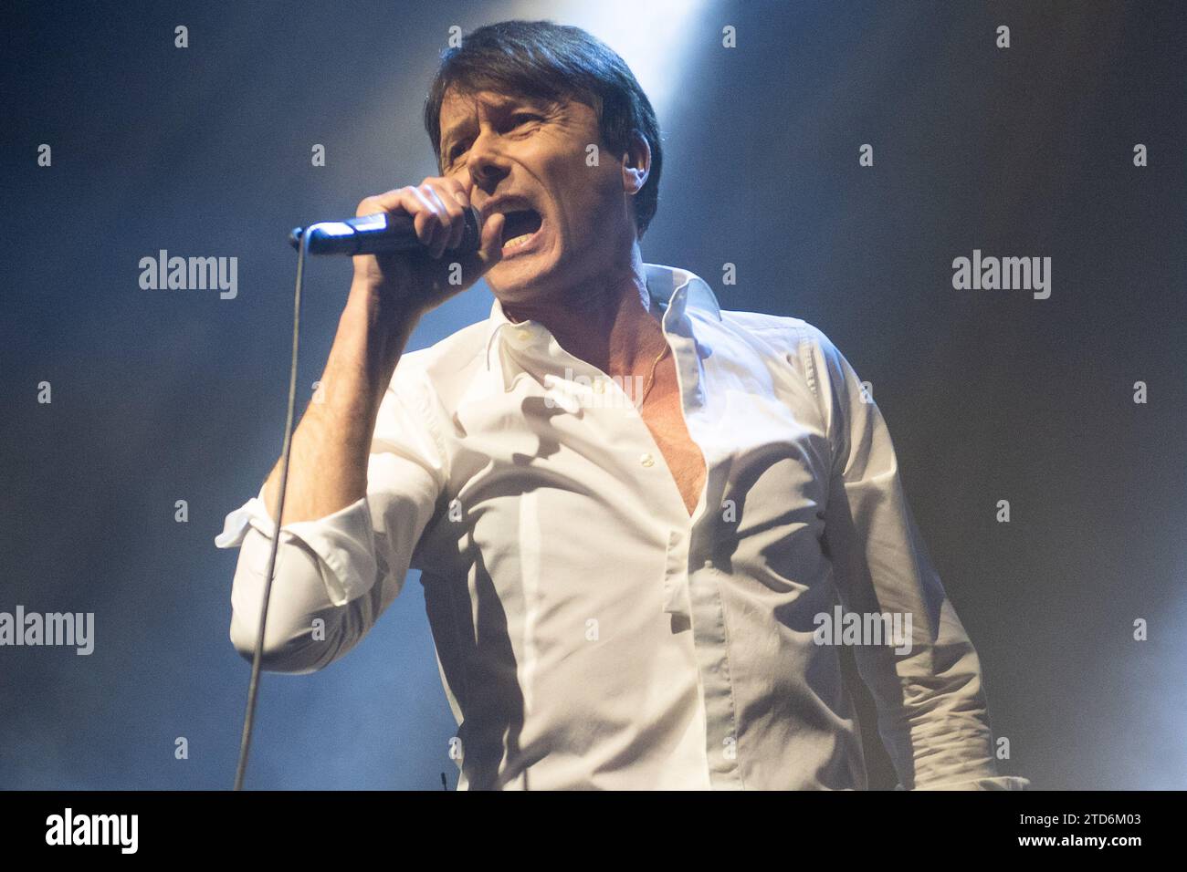 London, UK. 16 Dec 2023. Lead singer Brett Anderson of English rock ...