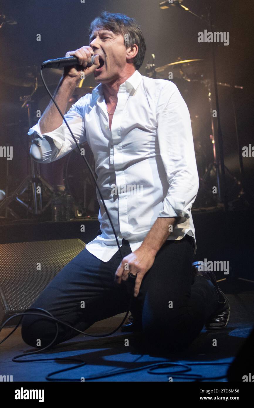 London, UK. 16 Dec 2023. Lead singer Brett Anderson of English rock ...