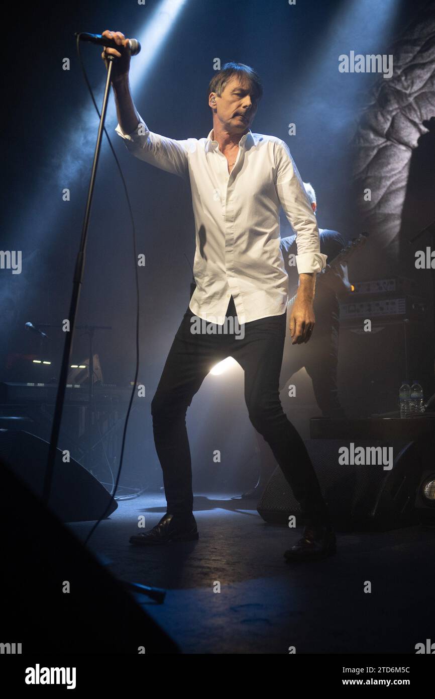 London, UK. 16 Dec 2023. Lead singer Brett Anderson of English rock ...