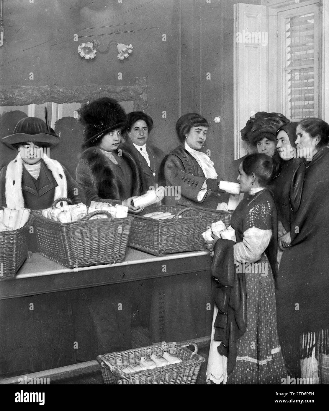 11/22/1911. Relief for the Poor of Madrid. Aristocratic Ladies and ...