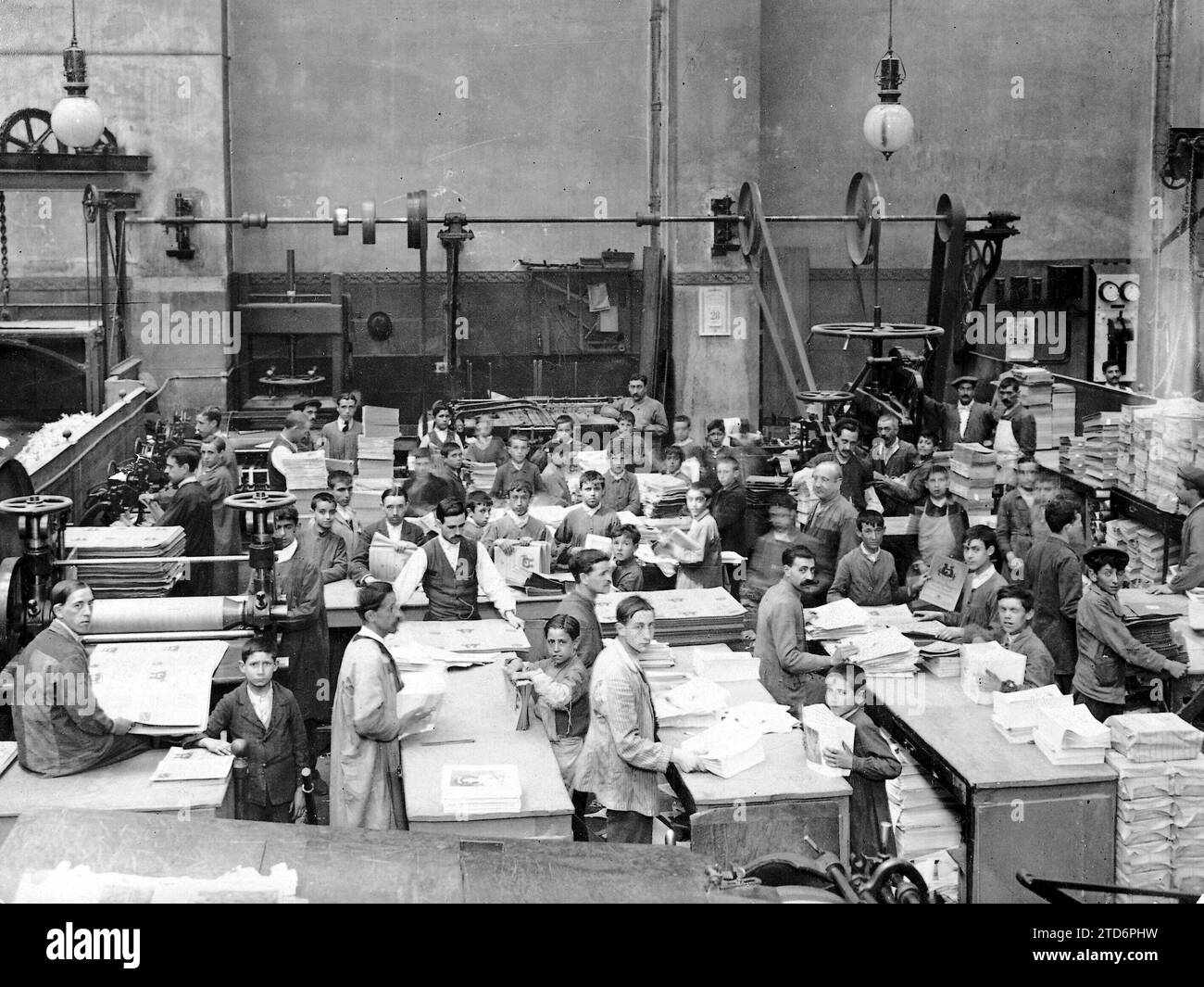 Madrid. 1910. Workers in the binding section of Prensa Española ...