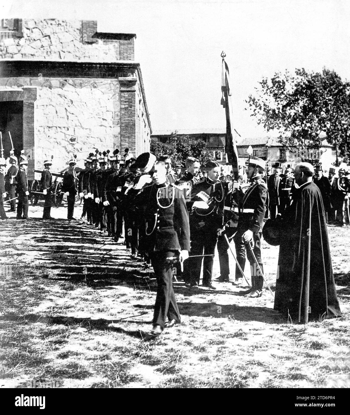 10/16/1909. The oath of flag at the Artillery Academy. Students of the ...