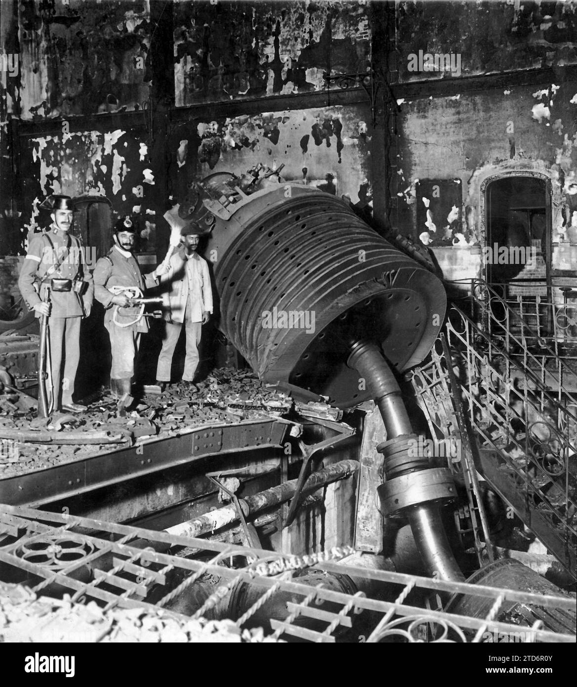 08/31/1923. Madrid. Fire of a Factory. Appearance of the Hydoelectrica ...