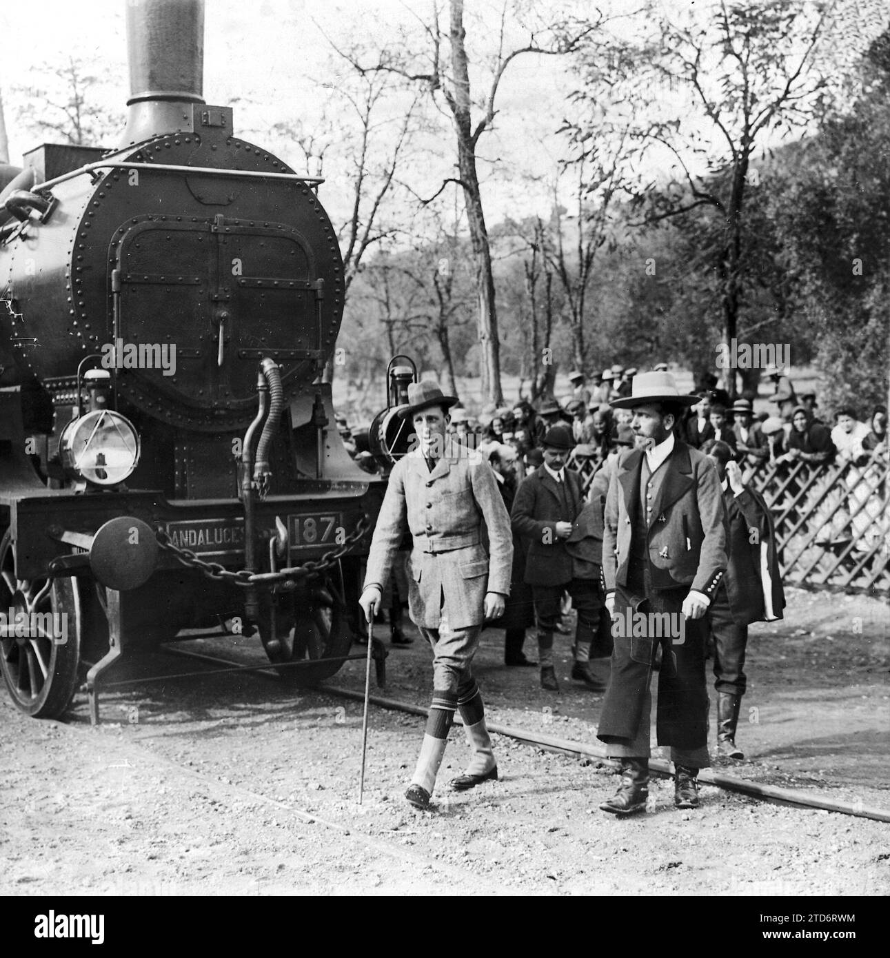 11/30/1908. The King in Lachar. HM the King and the Duke of San Pedro ...