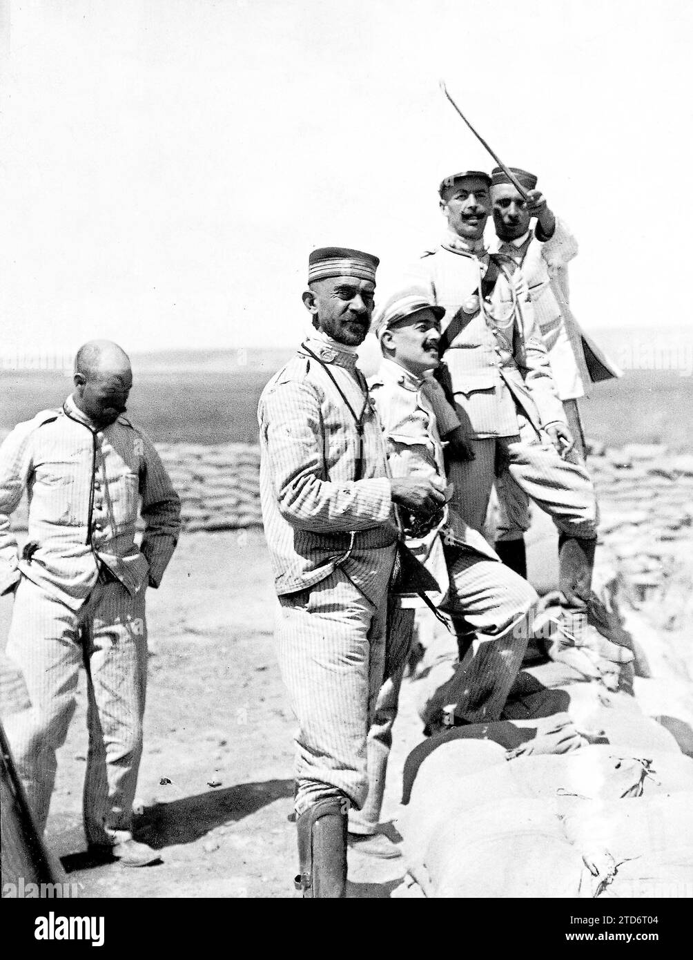 09/01/1909. During the cannonade. In the Lavaderos camp. Officers of ...