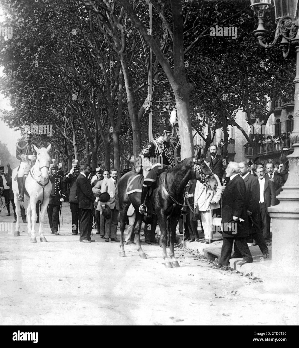 Governor review Black and White Stock Photos & Images - Alamy