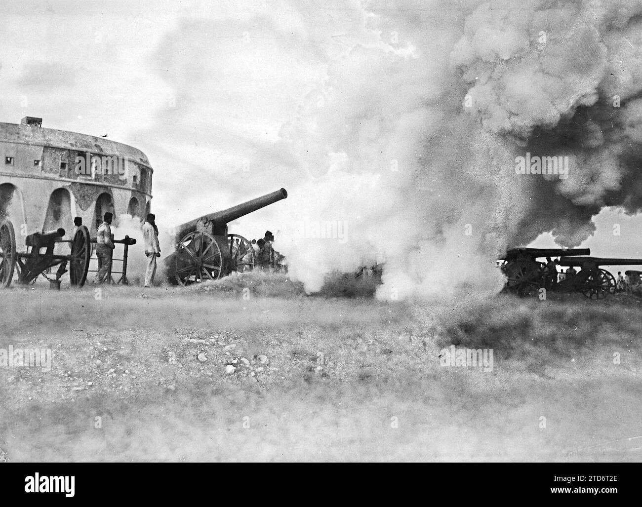 08/31/1909. The bombing of the Gurugú. Fifteen Centimeter Cannon ...