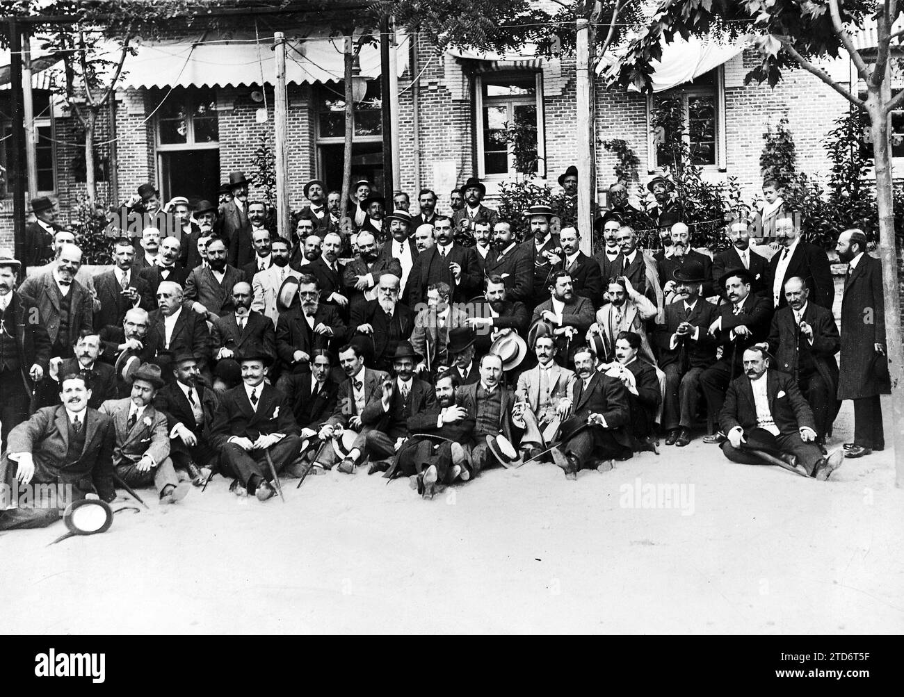 06/05/1909. Madrid, Yesterday's banquet. Group of attendees at the ...