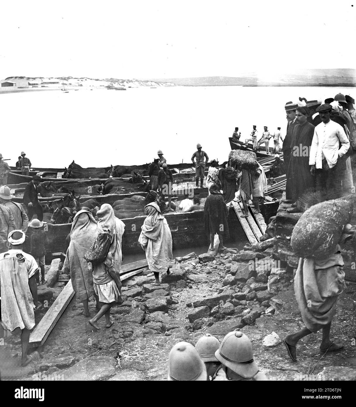 06/30/1911. The Spanish action in Larache looks from the beach ...