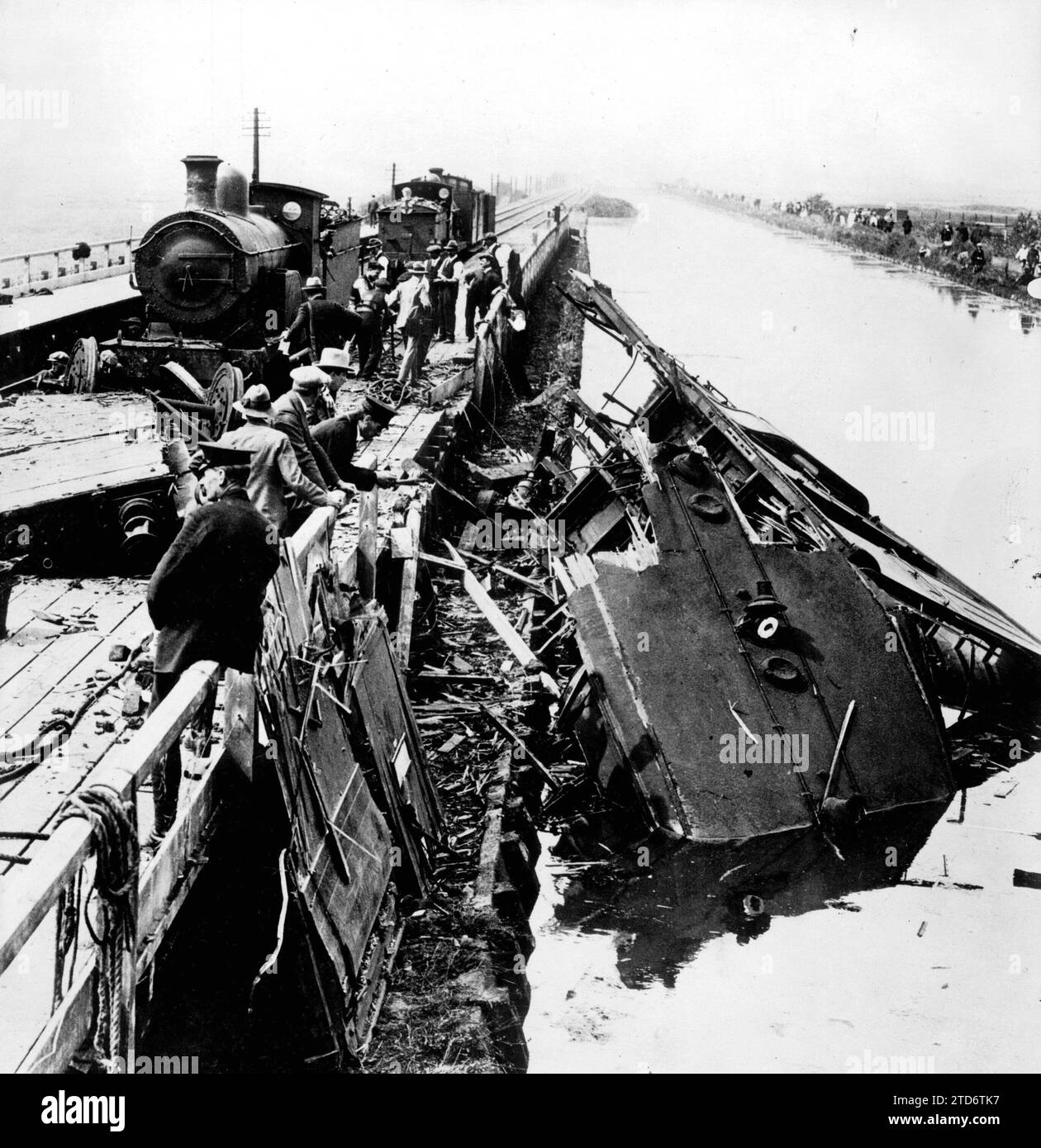 07/31/1922. Railway Disaster in England. In Gravesend, and Due to Fog ...