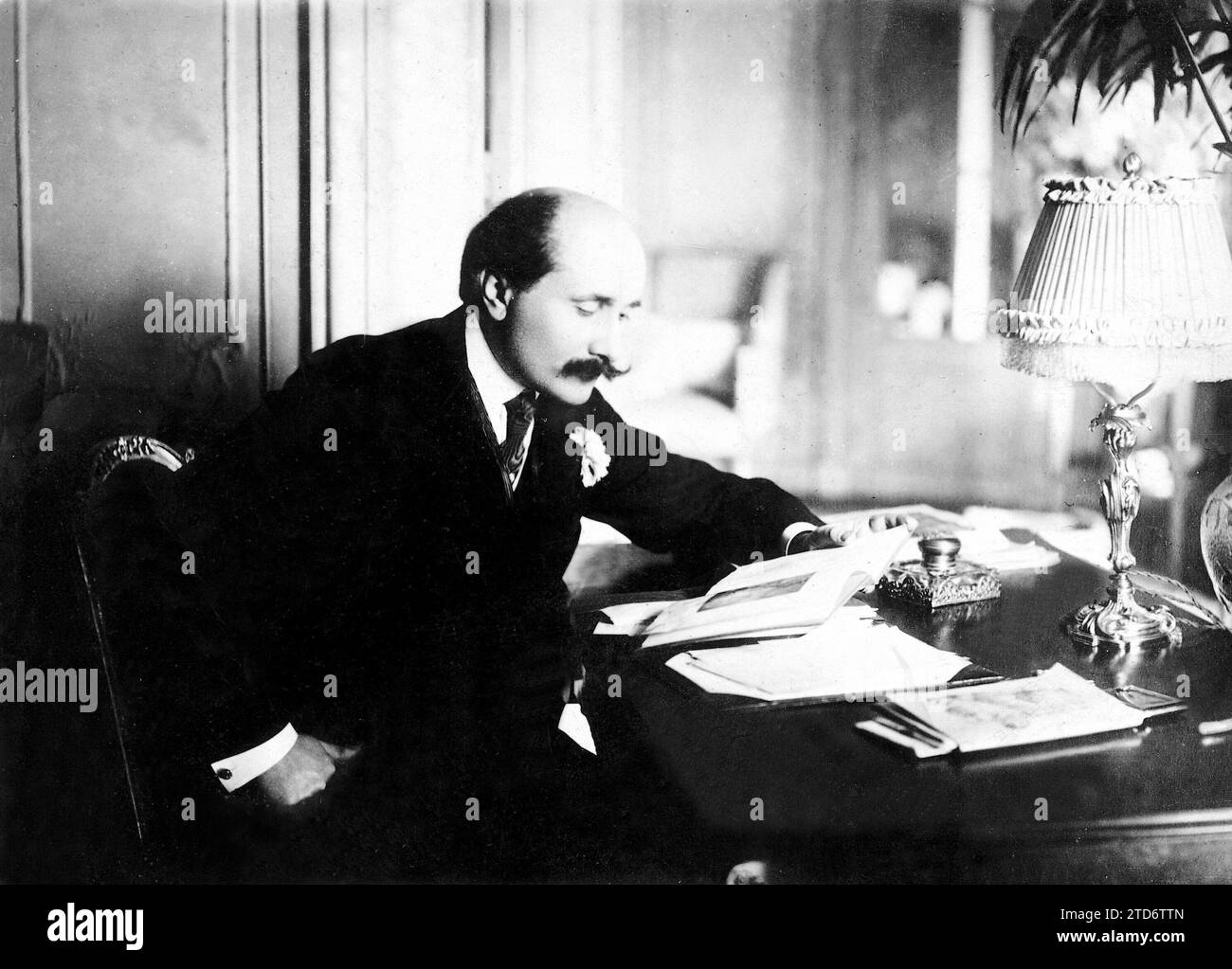 Edmond rostand hi-res stock photography and images - Alamy