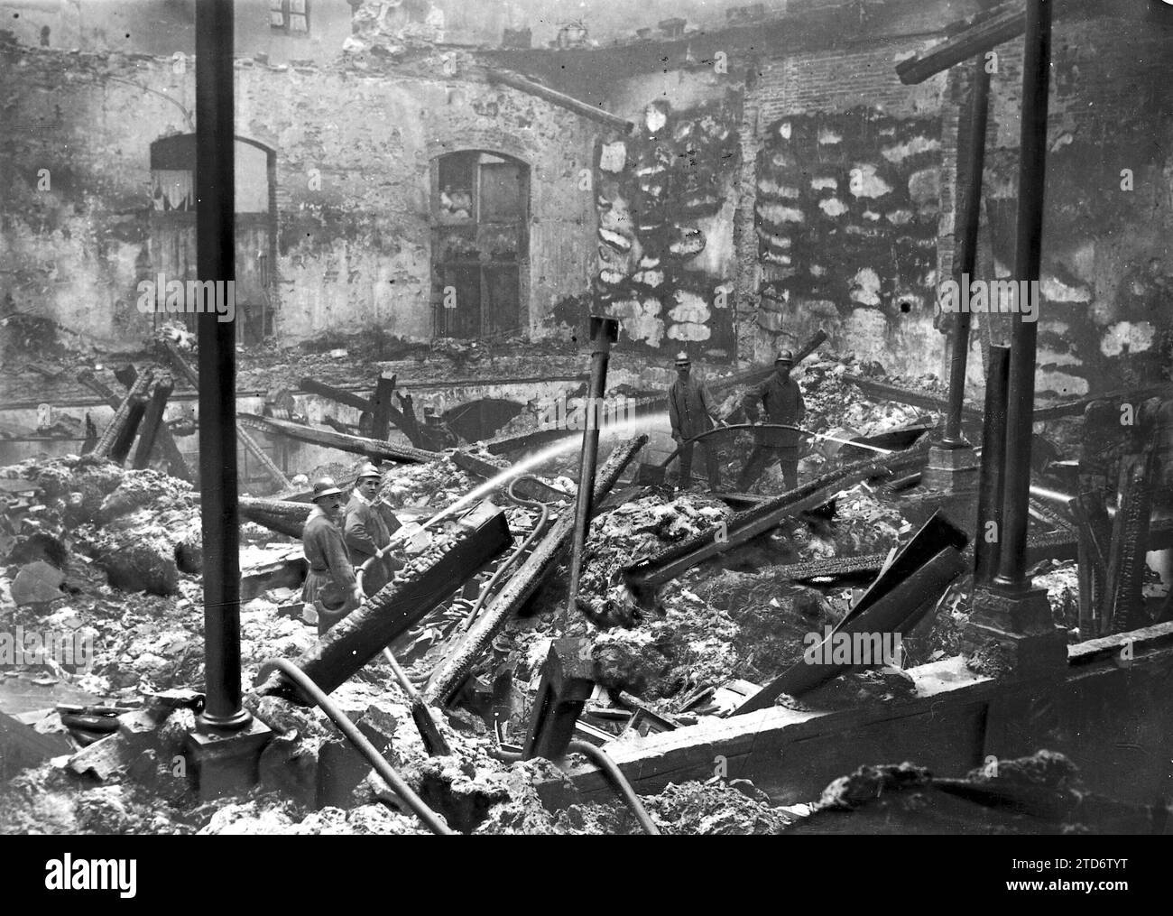 Factory in ruins Black and White Stock Photos & Images - Alamy