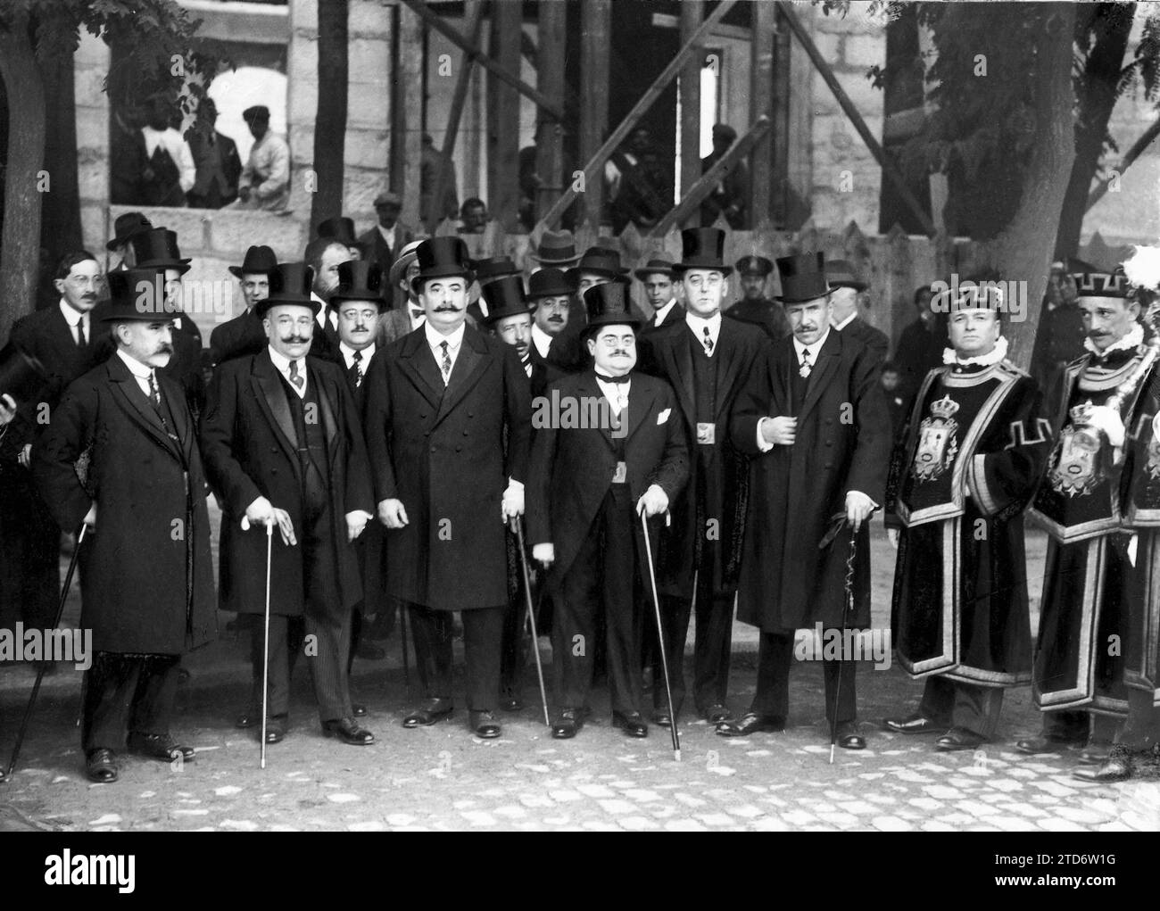 10/11/1922. Madrid. Discovery of a Tombstone. The city council of ...