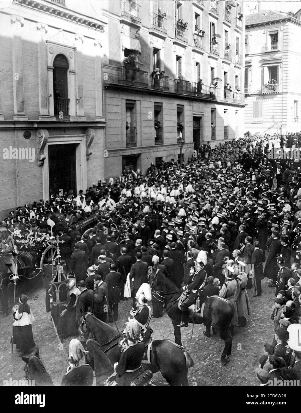 10/31/1911. Burial of General Ríos in Madrid. Time to start the March ...