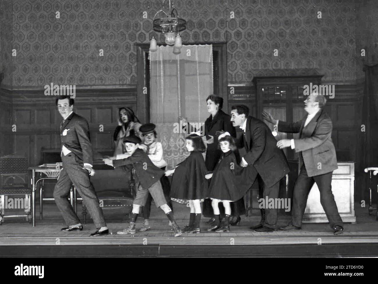 03/08/1918. At the Comedy theater, in Madrid. A scene from the ...