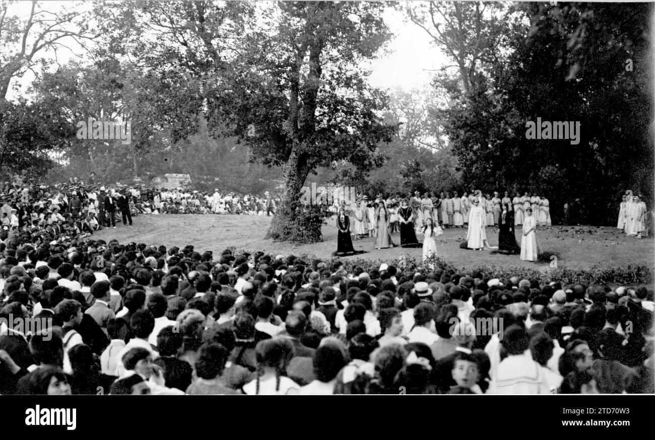 08/26/1916. Sunday's party at the Escorial. Partial appearance of the ...