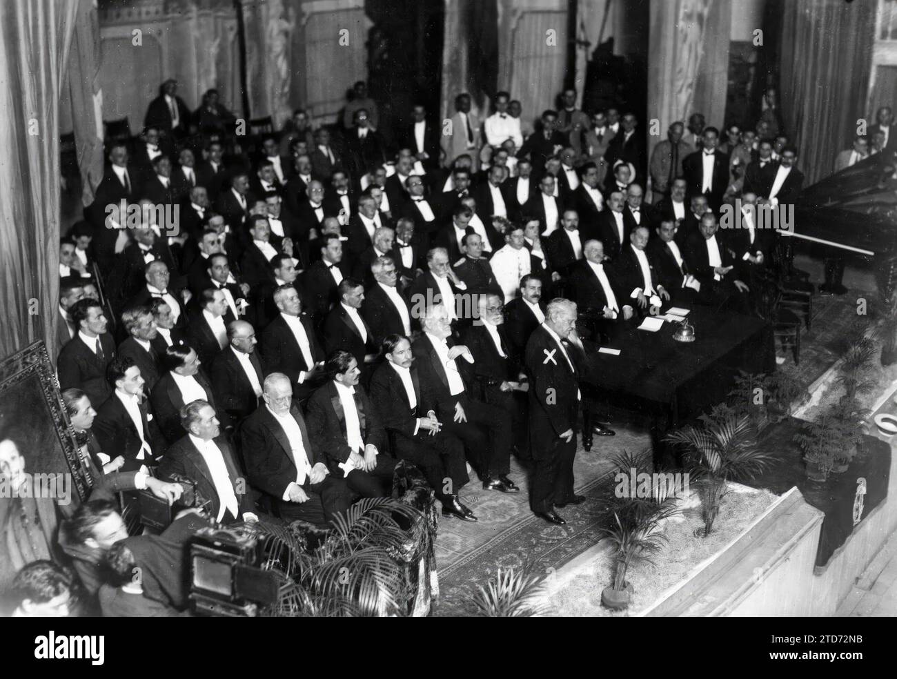 06/30/1922. Havana. At the Payret theater. The President of the ...