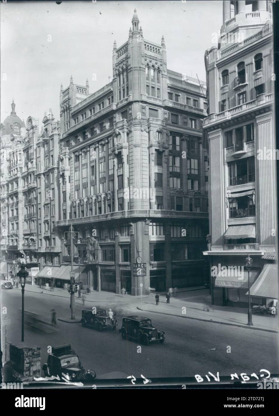 The great road corner with inn Romanos, in 1945. Credit: Album ...