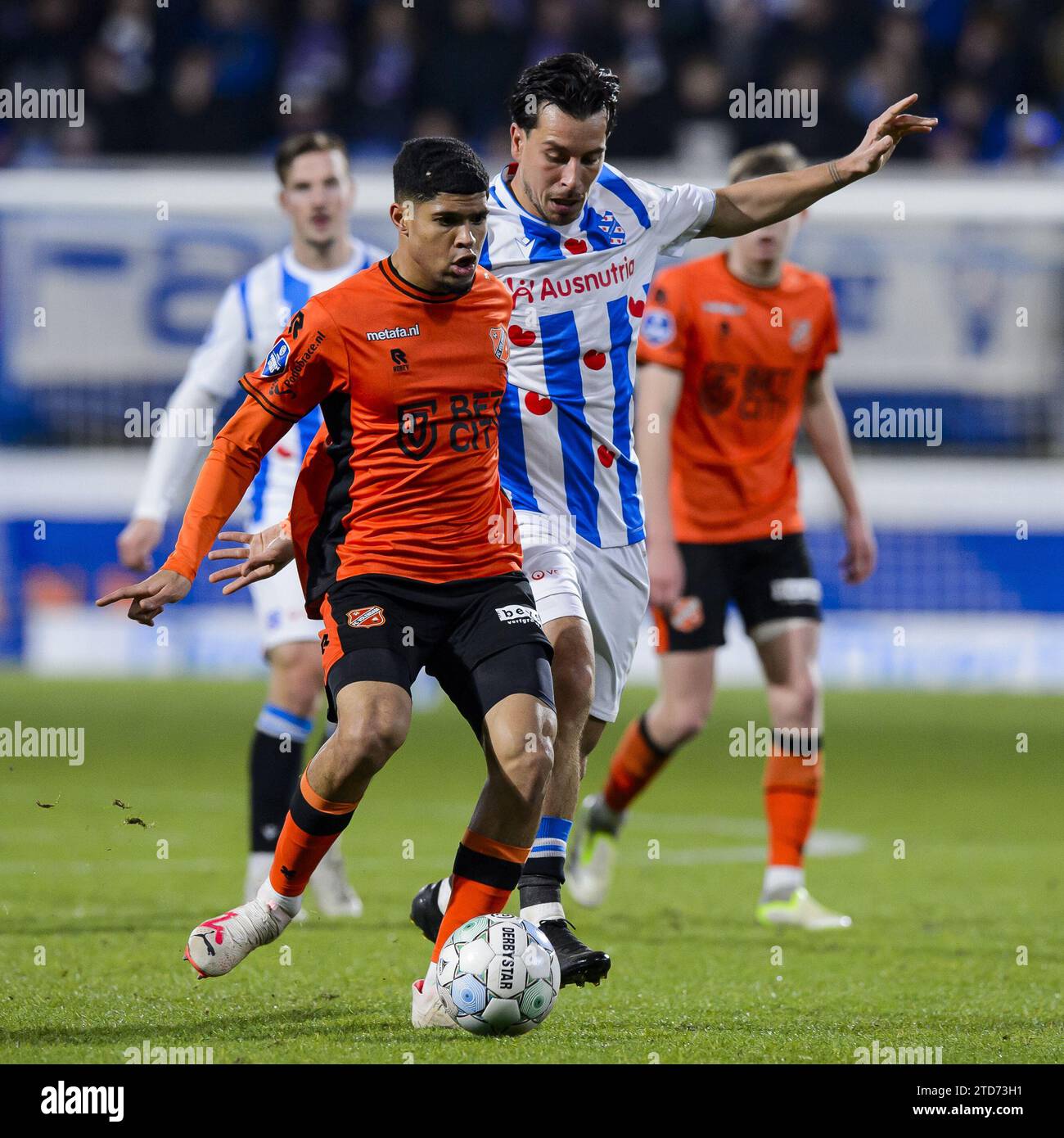 HEERENVEEN - (l-r) Luke Le Roux of FC Volendam, Thom Haye of SC ...