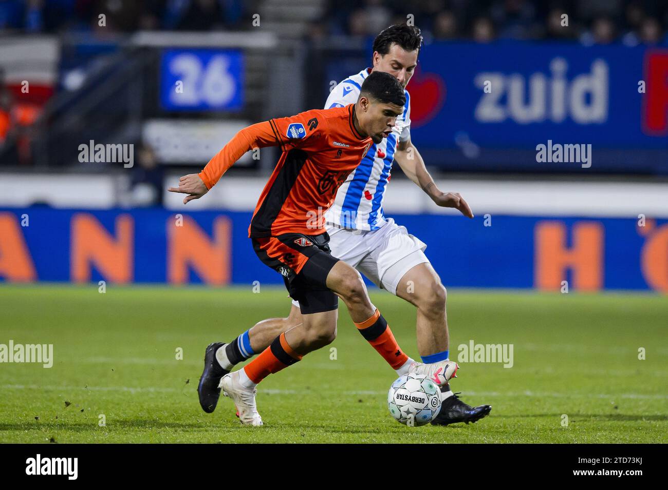 HEERENVEEN - (l-r) Luke Le Roux of FC Volendam, Thom Haye of SC ...