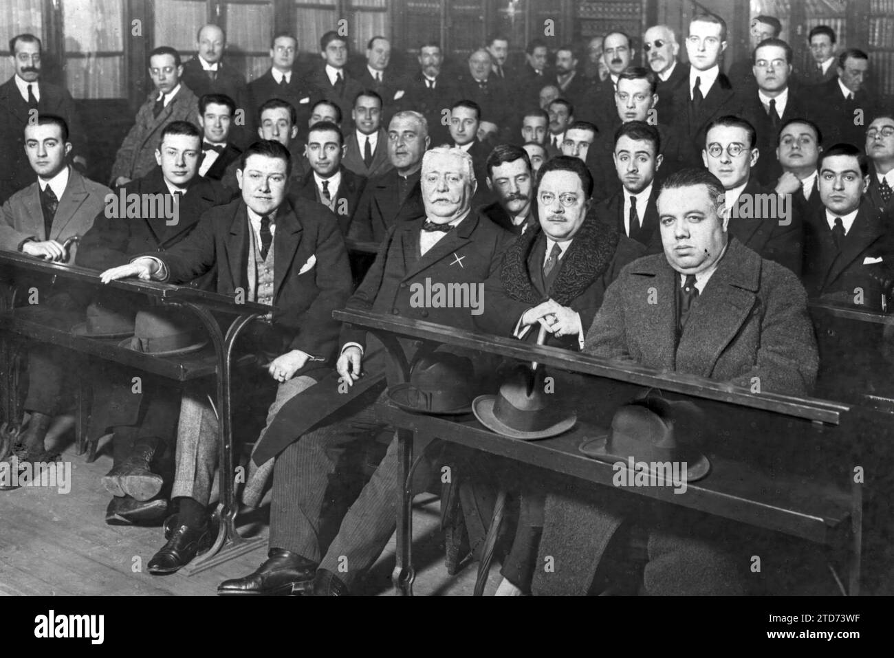 Explaining lesson Black and White Stock Photos & Images - Alamy