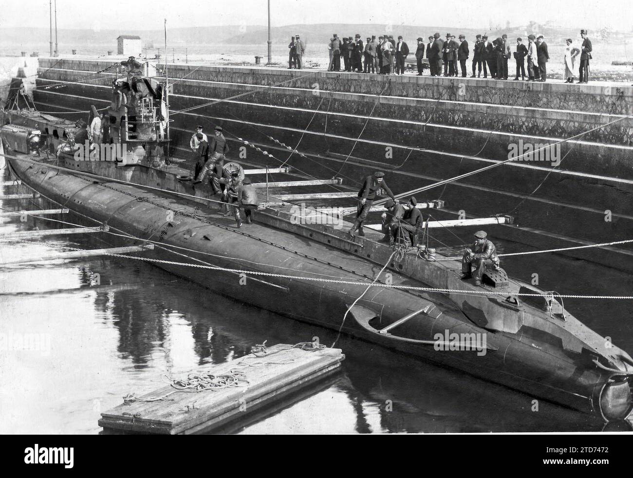 Santander, May 1918. The German submarine "U-56" in Santander. An ...