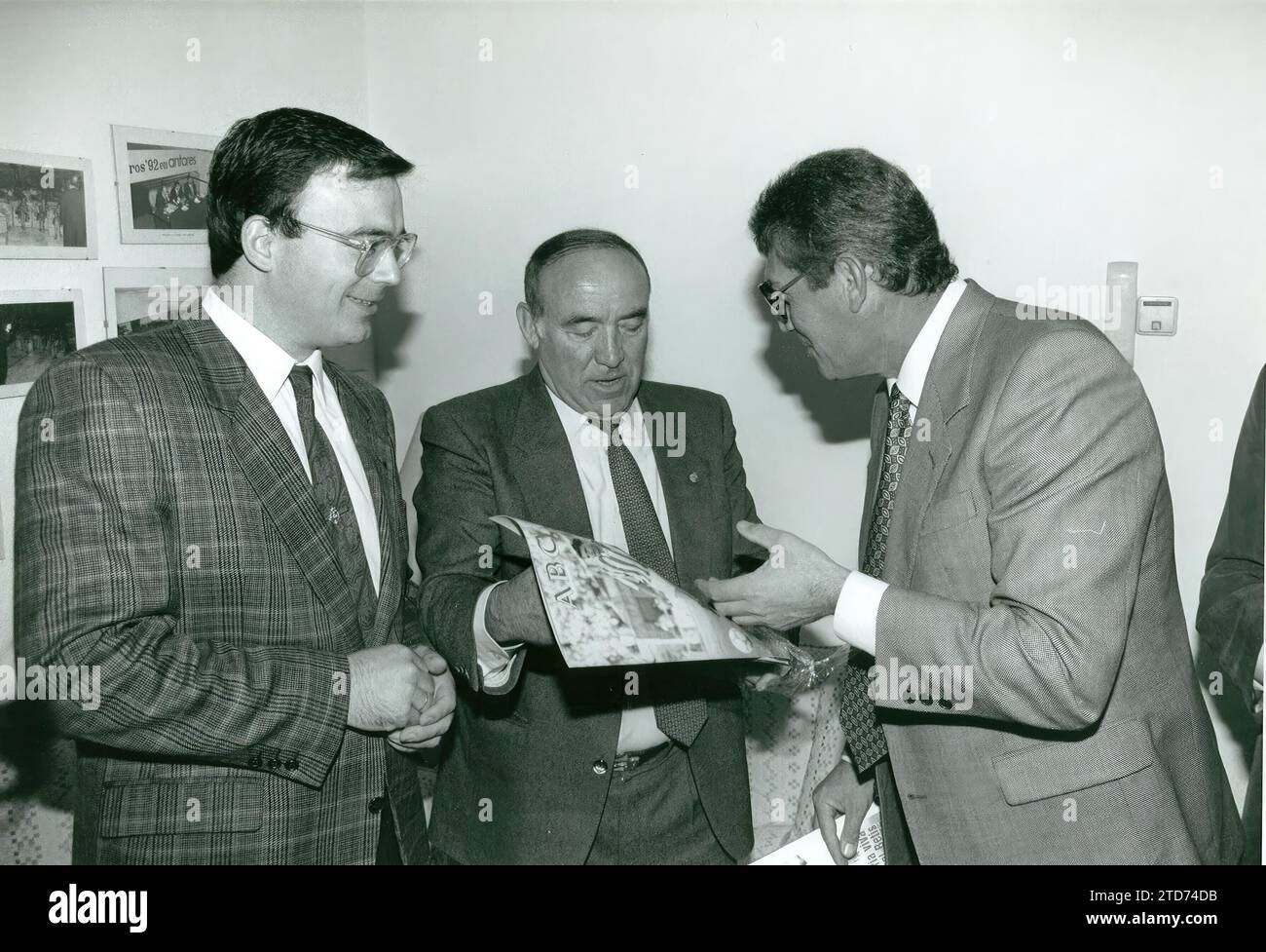 Presentation of fascicles 1.- In November 1992, ABC of Seville launched ...