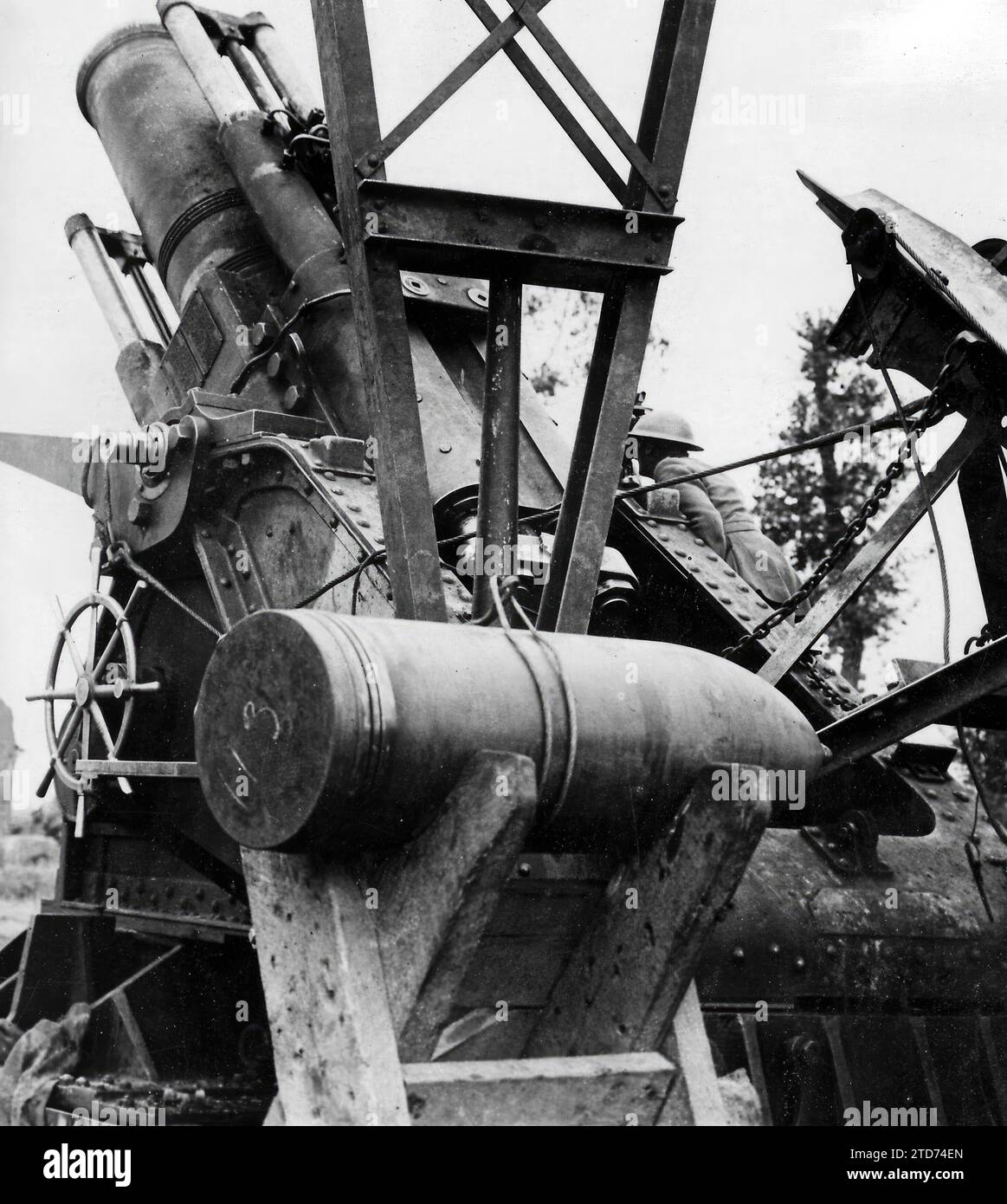 Howitzer cannon hi-res stock photography and images - Alamy