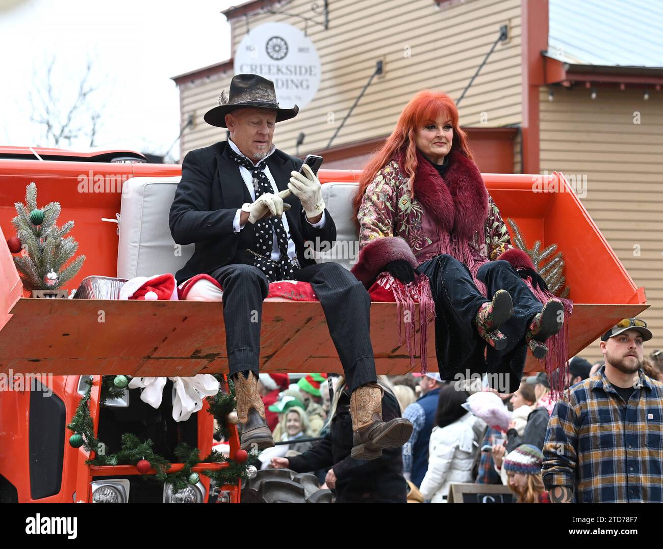 Leipers Fork, Tennessee, USA. 16th Dec, 2023. Grand marshals, Wynonna ...