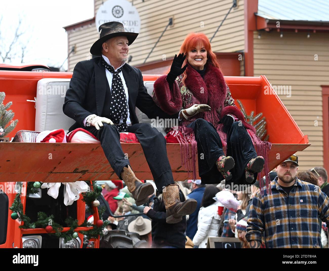 Leipers Fork, Tennessee, USA. 16th Dec, 2023. Grand marshals, Wynonna ...