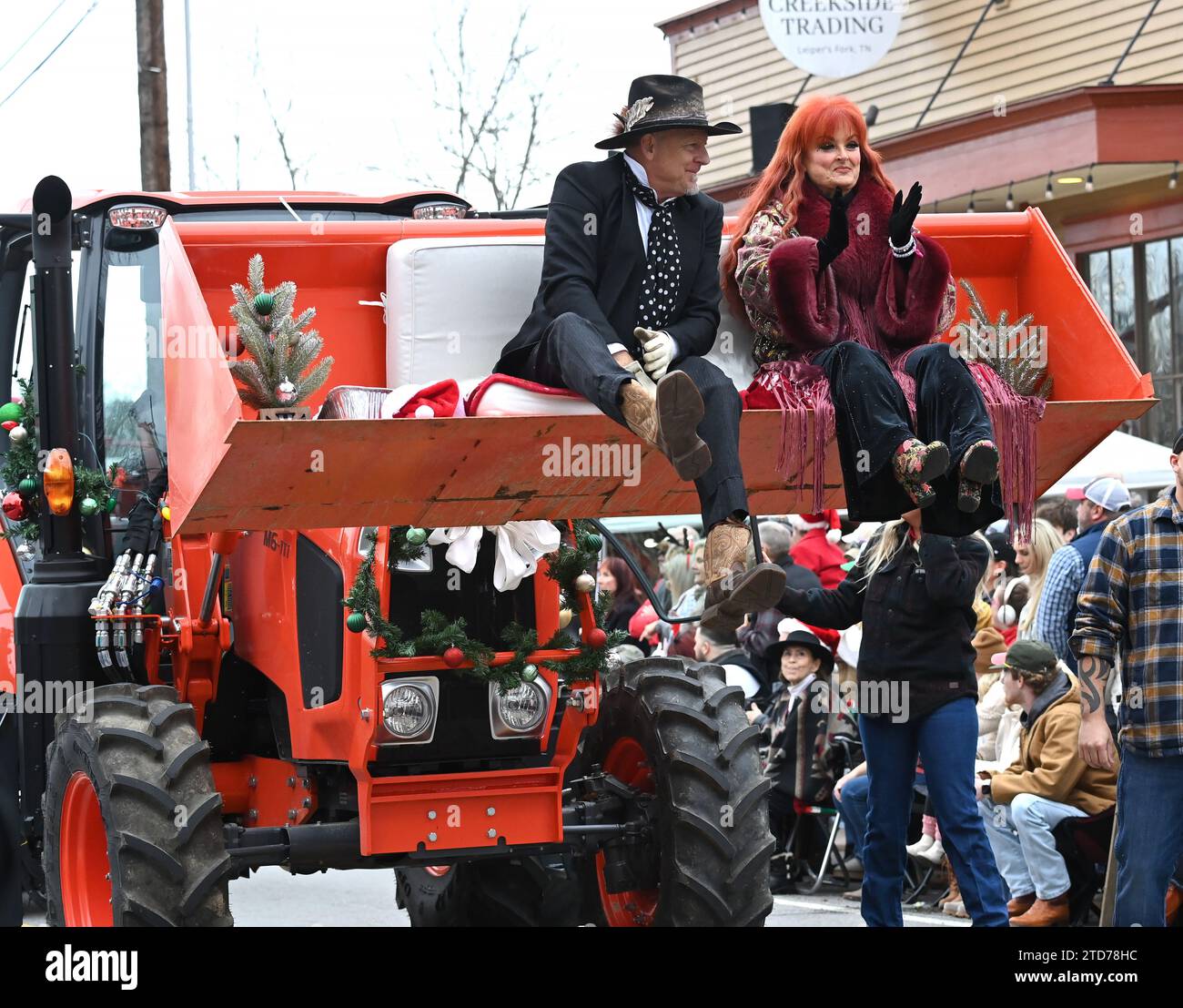 Leipers Fork, Tennessee, USA. 16th Dec, 2023. Grand marshals, Wynonna ...