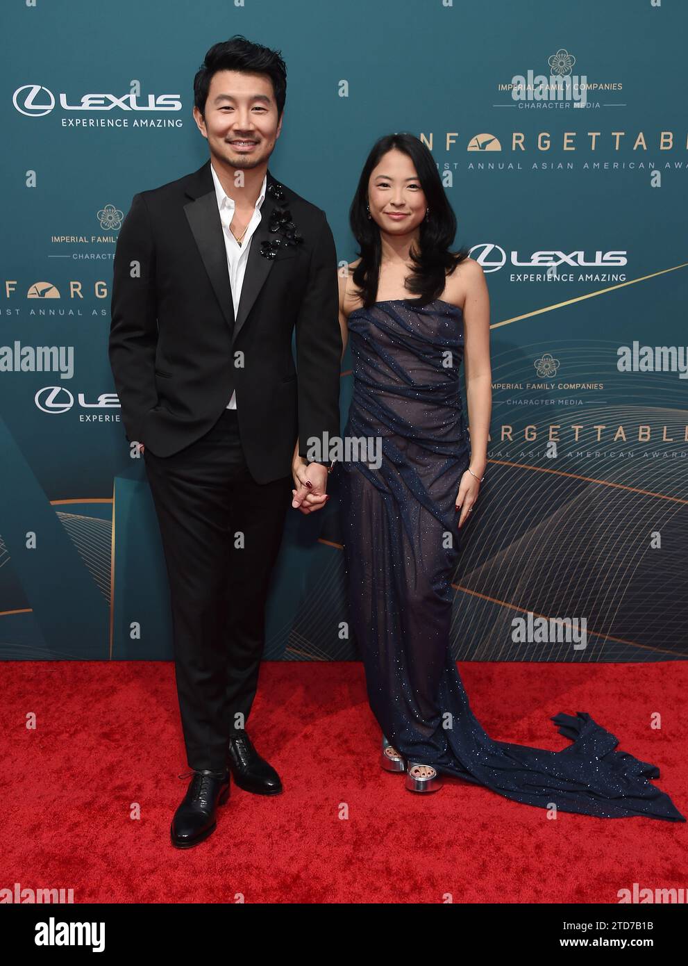 Beverly Hills, California, USA. 16th Dec, 2023. Simu Liu and Allison ...