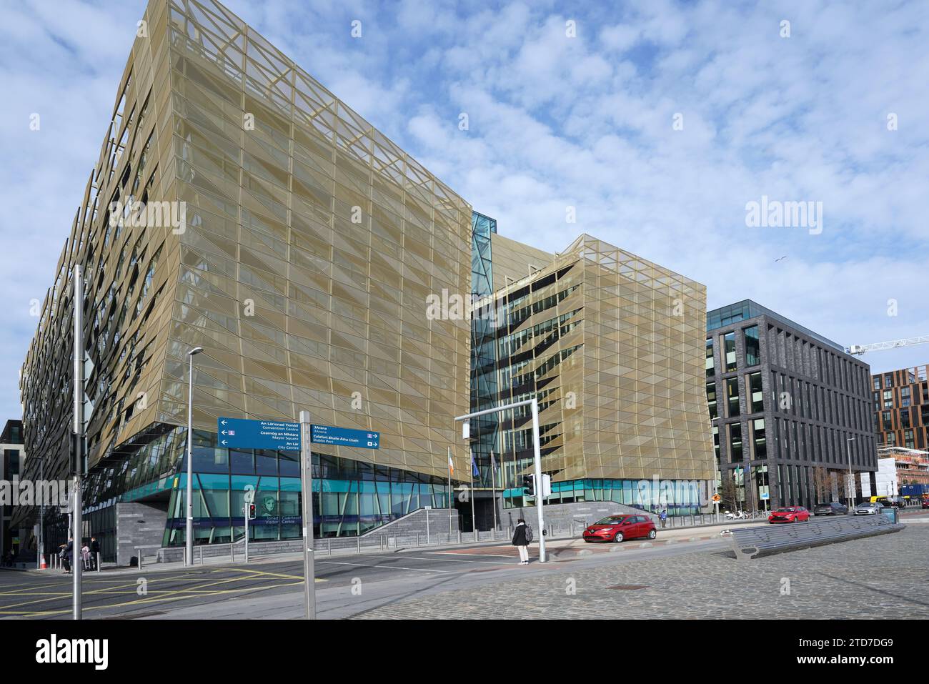 Dublins financial district hi-res stock photography and images - Alamy