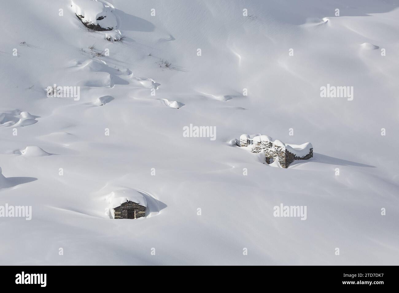 Slope high mountain remains hi-res stock photography and images - Alamy