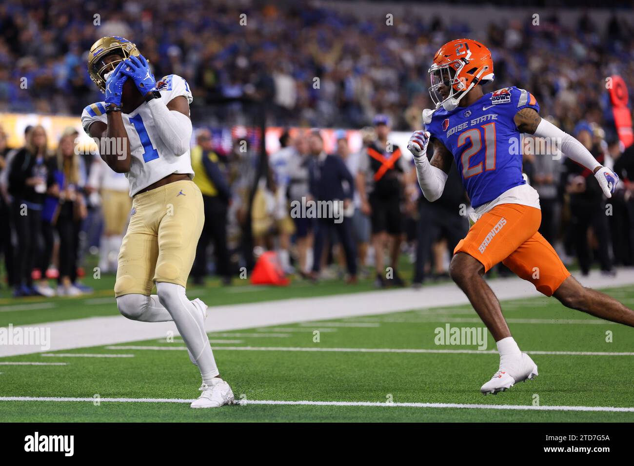 December 16, 2023, Los Angeles, California, USA: UCLA wide receiver J ...