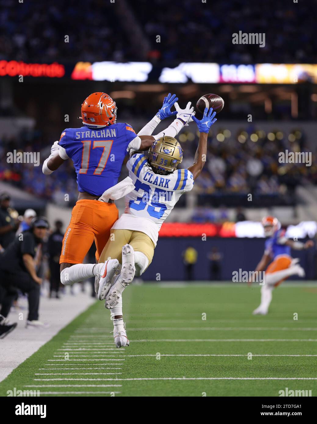 December 16, 2023, Los Angeles, California, USA: Boise State wide ...